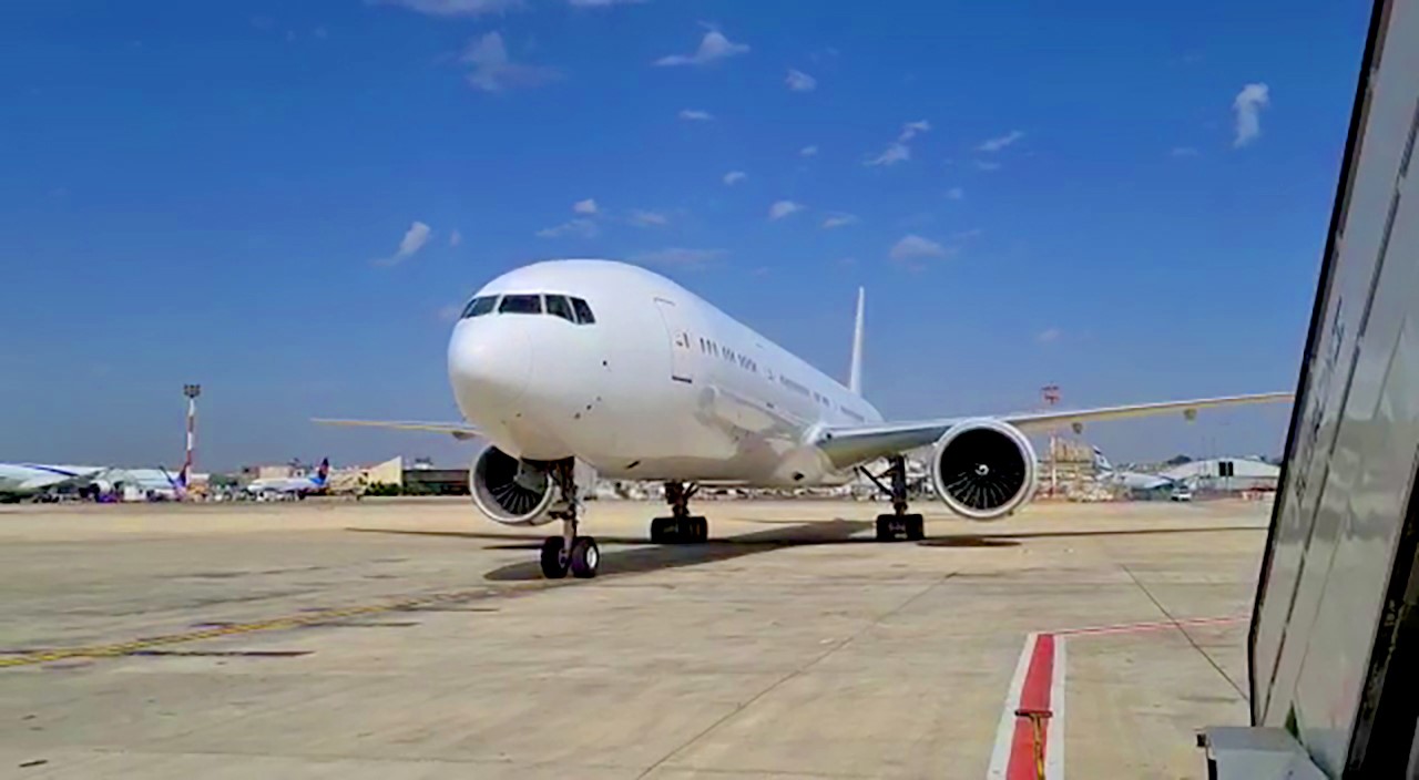 GECAS delivers prototype for 777-300ERSF passenger-to-freighter ...