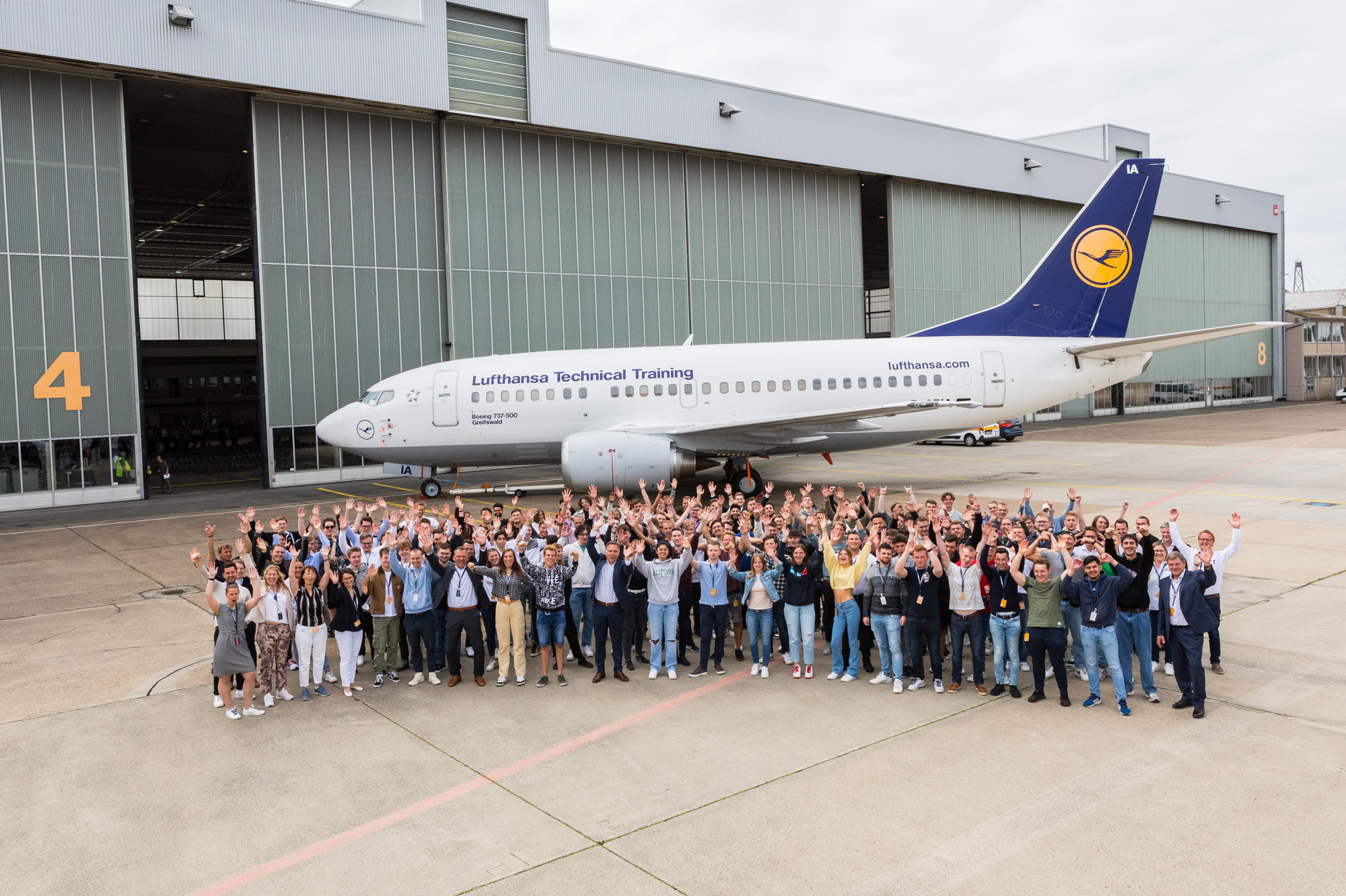 Lufthansa Technik takes on 209 new trainees after two-year hiatus ...